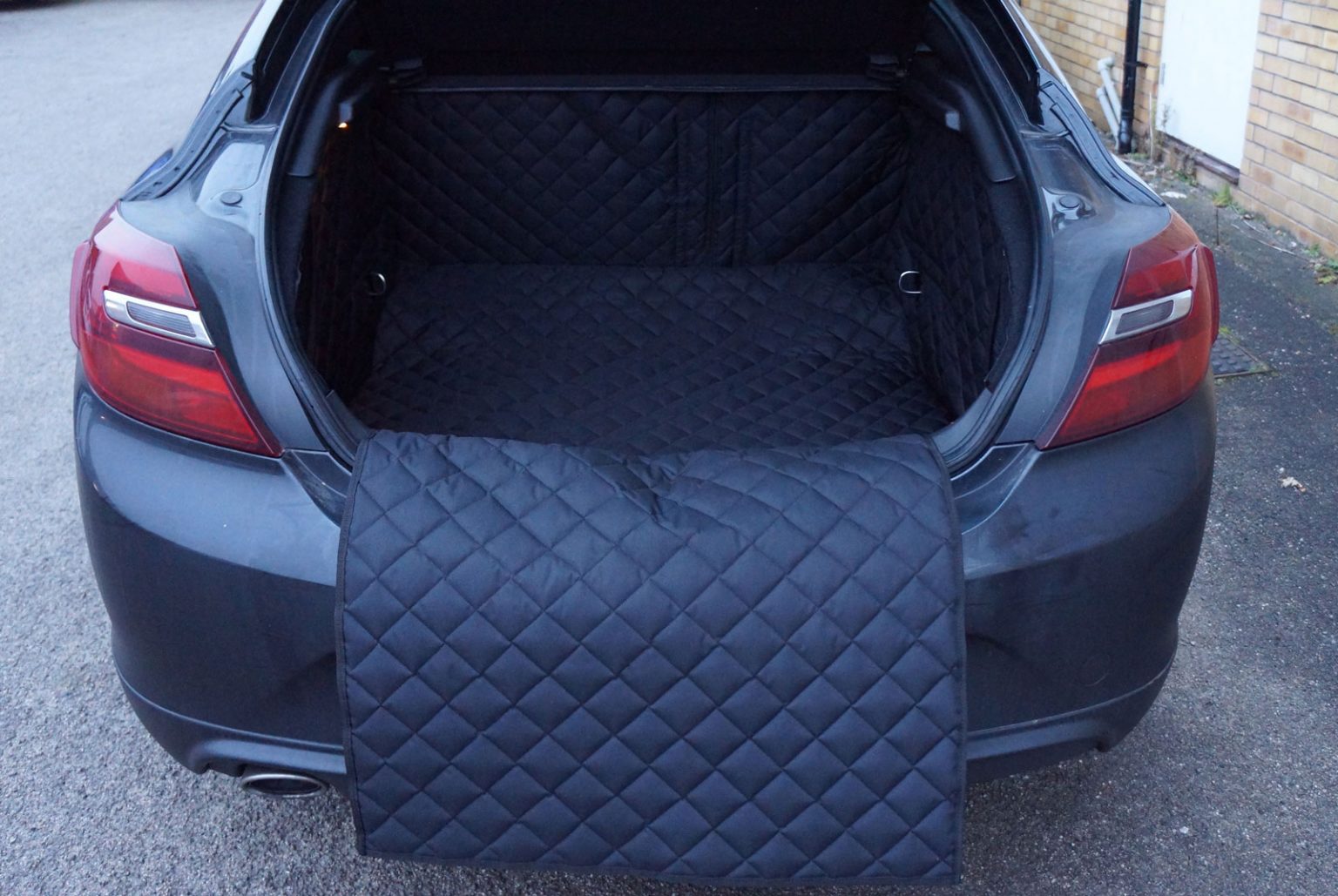Vauxhall Insignia Saloon 2013-2017 Boot Liners | Boot Covers for ...