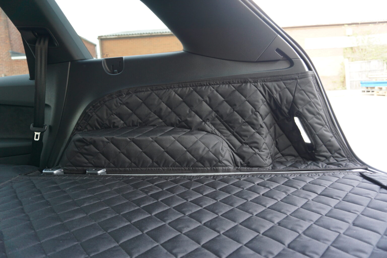 Audi Q7 Hybrid 2021 – Present Boot Liners | Boot Covers for Audi Q7 ...